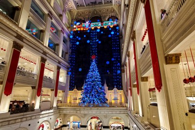 17 Philly Christmas trees to visit, in all their decorated glory - On ...