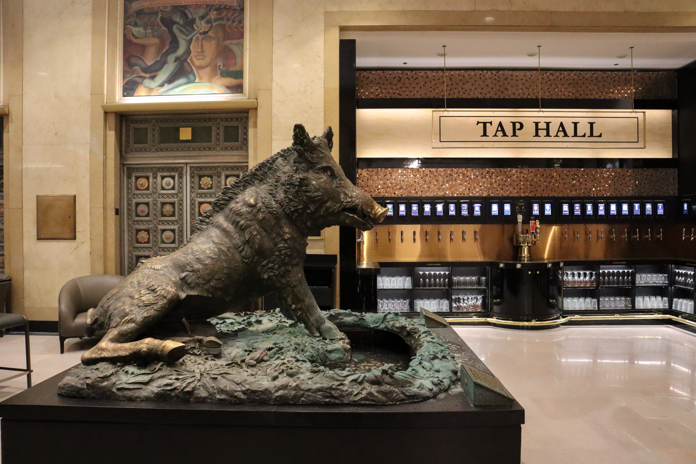 Tour Philly's new Giant Heirloom Market: Inside the historic Center ...