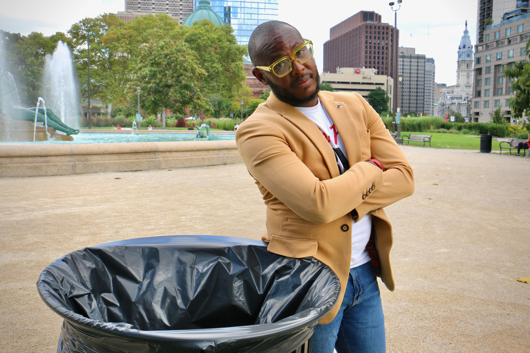 DC33 strike in Philly: Ya Fav Trashman sees trash dilemma from both sides