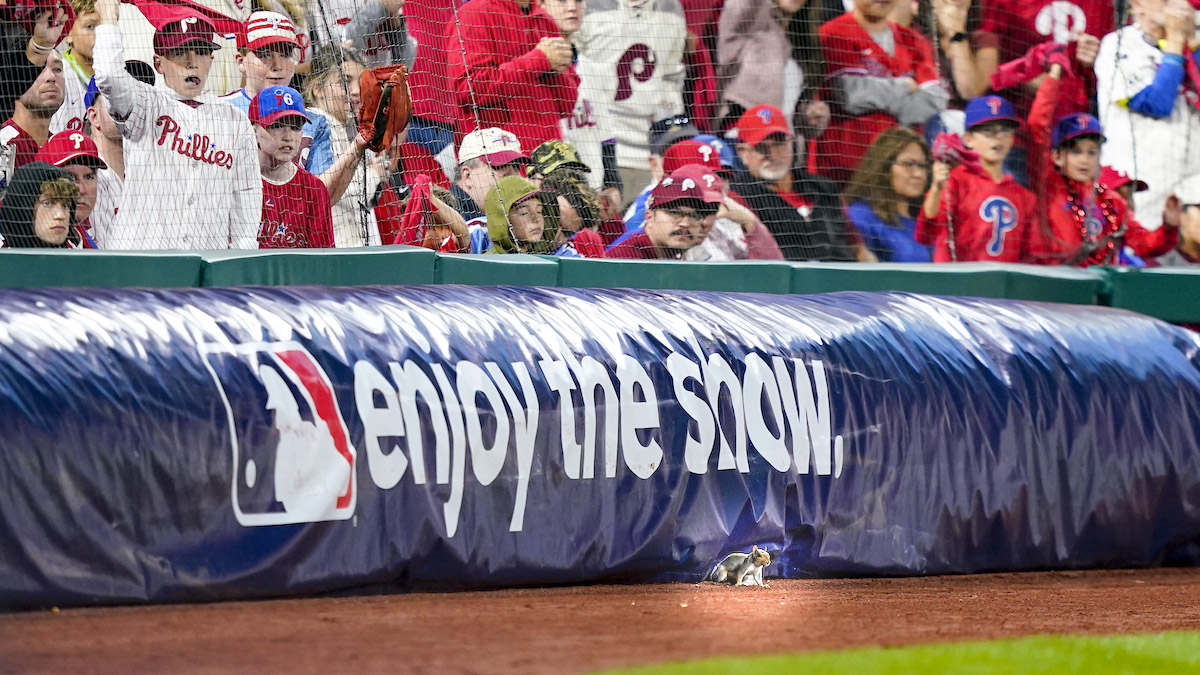 Phillies steal 'Rally Squirrel' back in bat-spiking Game 3 win over ...