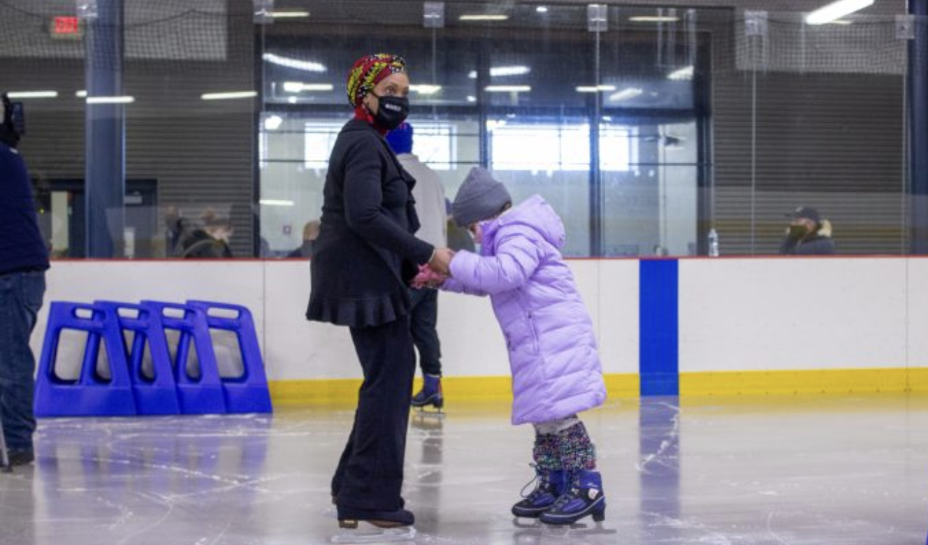 Where to ice skate for free in Philadelphia